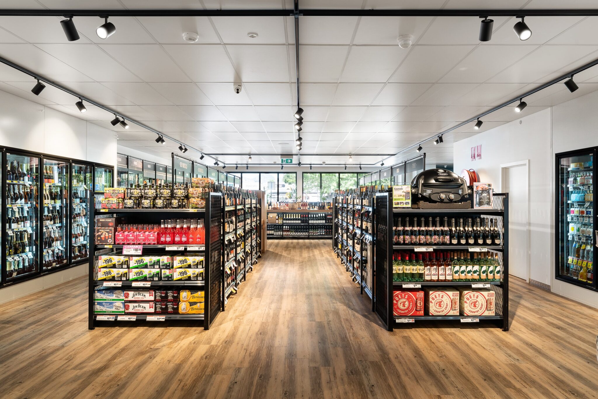 Longspan vs Outrigger Liquor Shelving – What is the Difference? - ADP ...